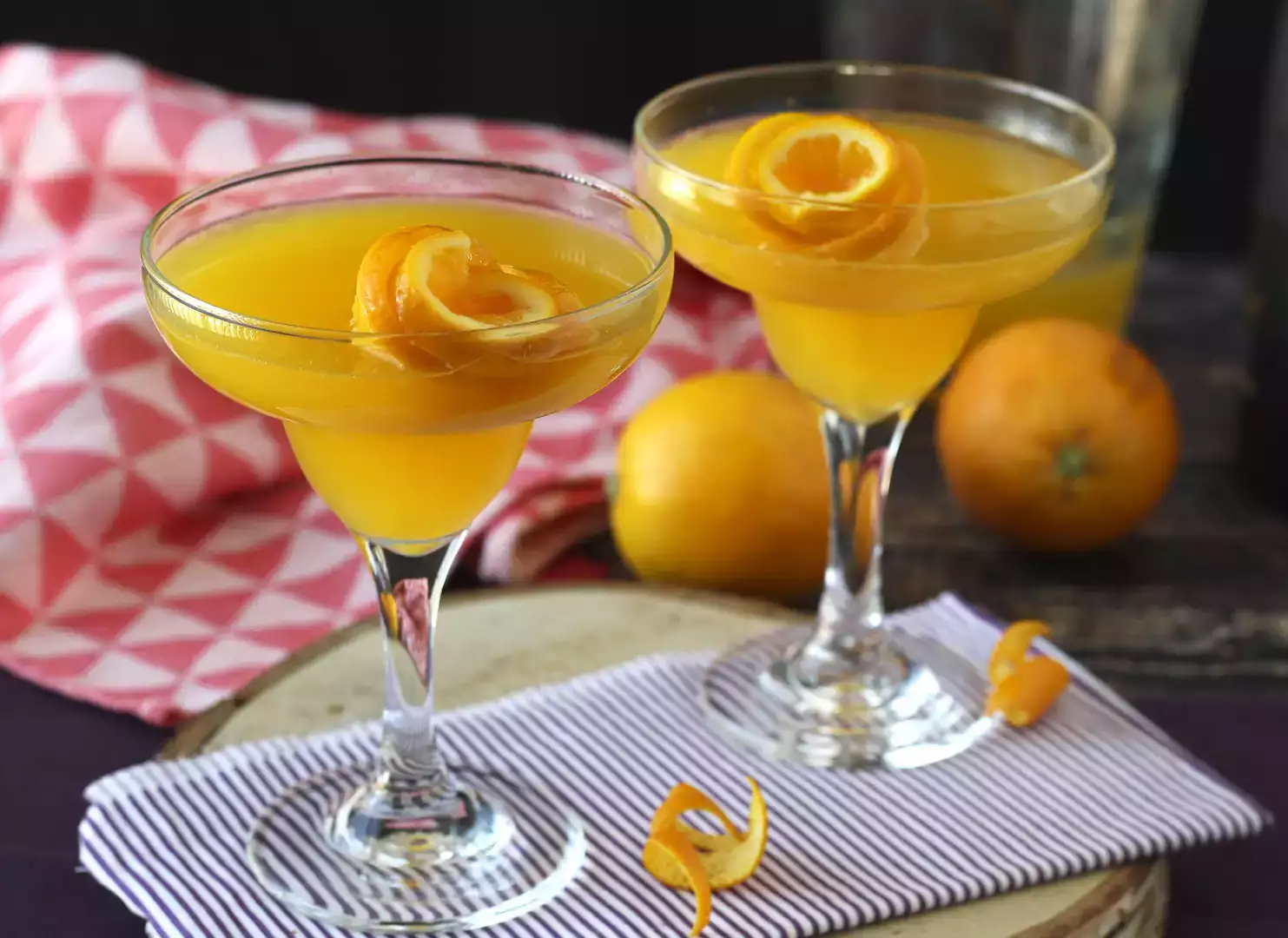 Agua de valencia, the mediterranean cocktail with cava and orange that you can make at home