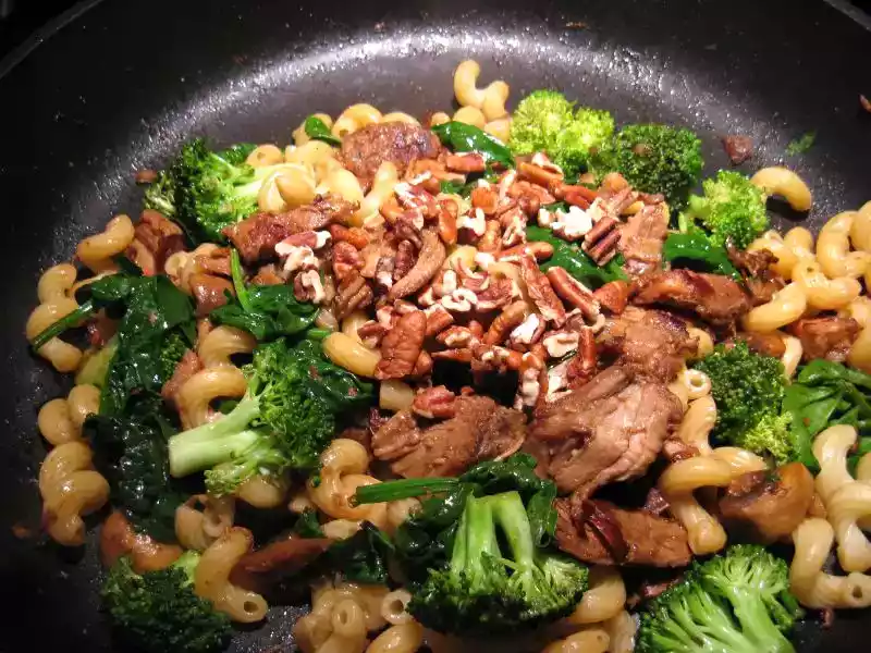 Apricot pork pasta with feta recipe: a tasty dinner idea