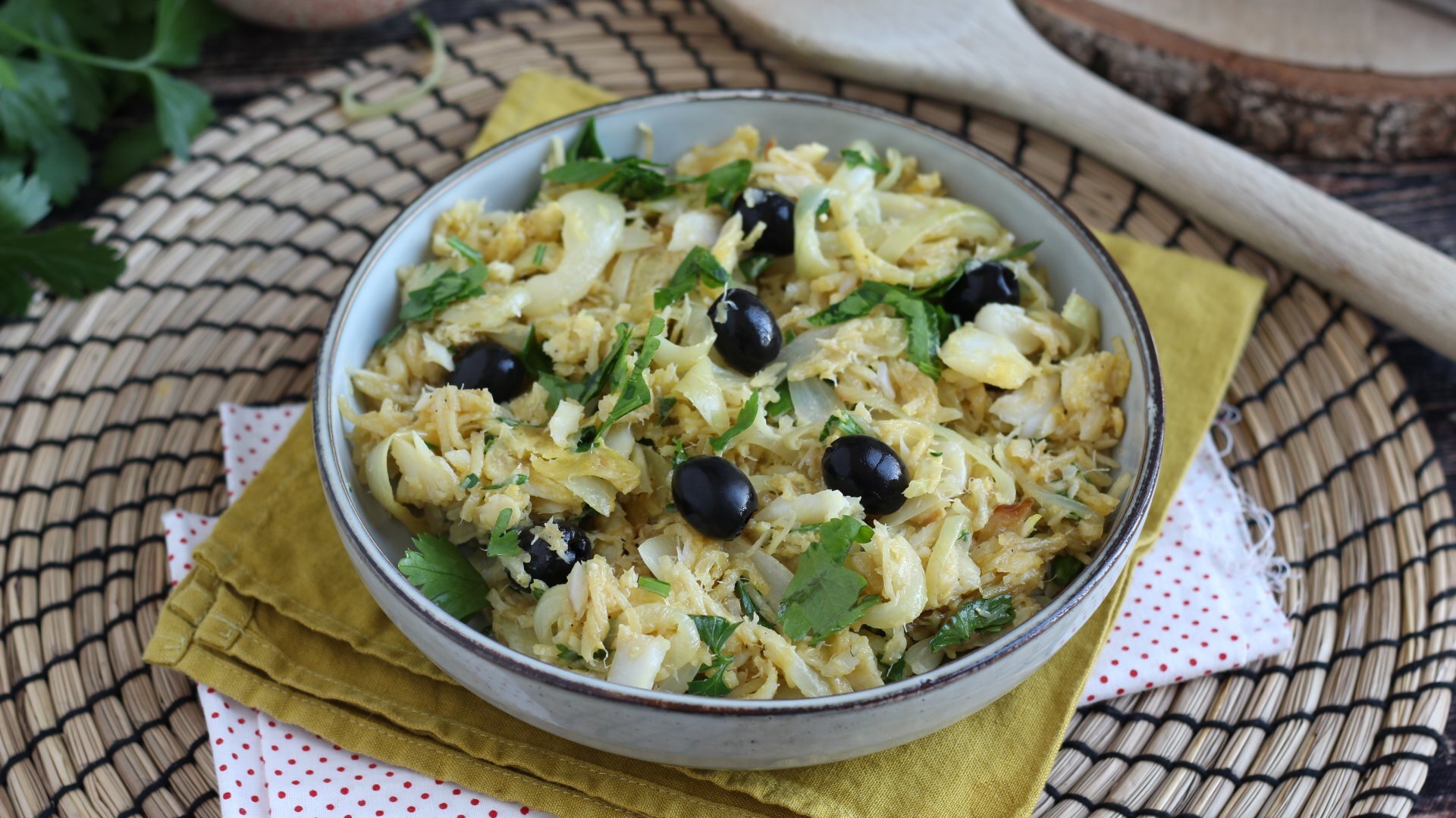 Bacalhau à brás - a super-easy portuguese cod recipe! - Recipe Petitchef