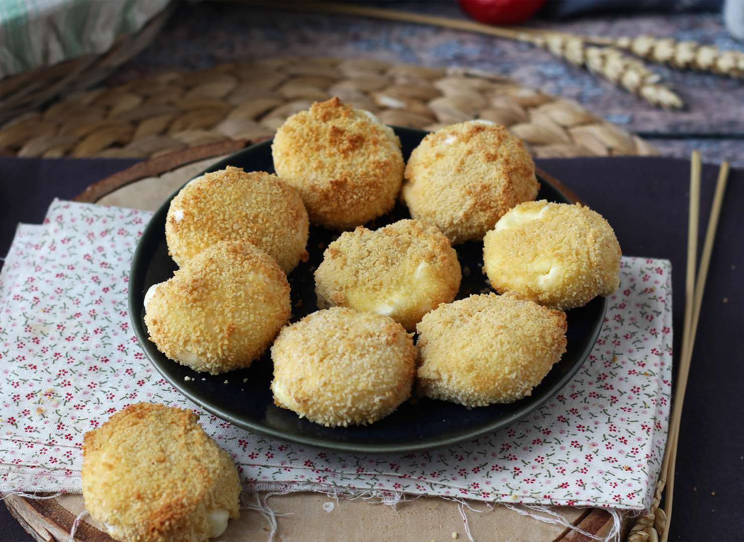 Breaded babybel cheese wheels in air fryer - Recipe Petitchef