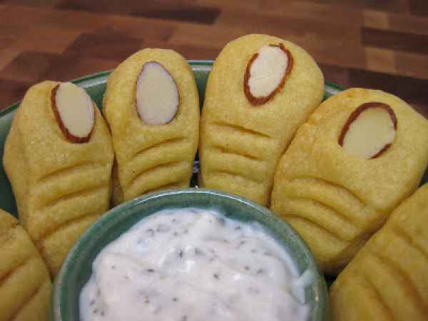 Cheesy toes with stinky dip, Recipe Petitchef