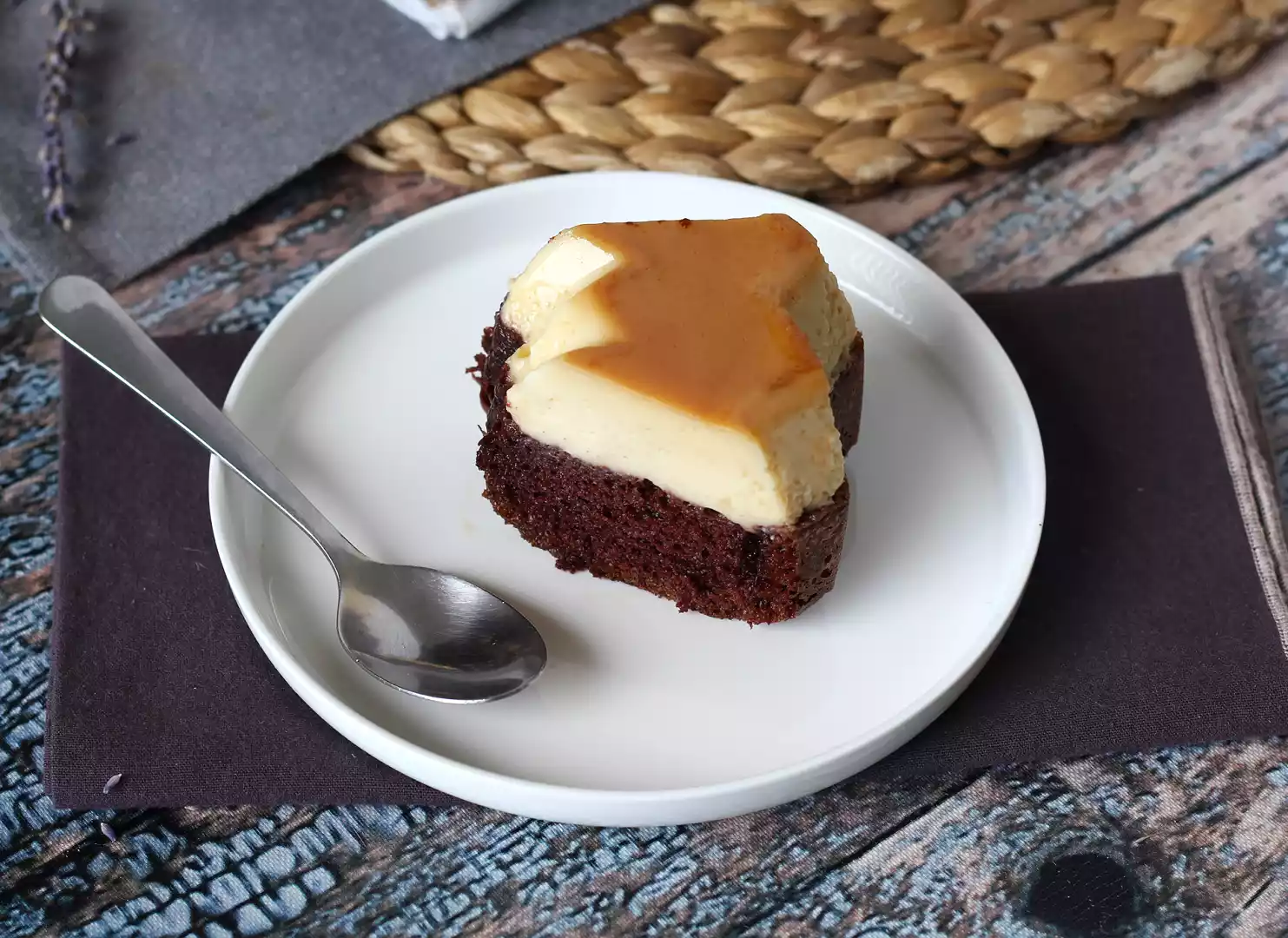 Choco flan recipe: soft chocolate cake & vanilla flan