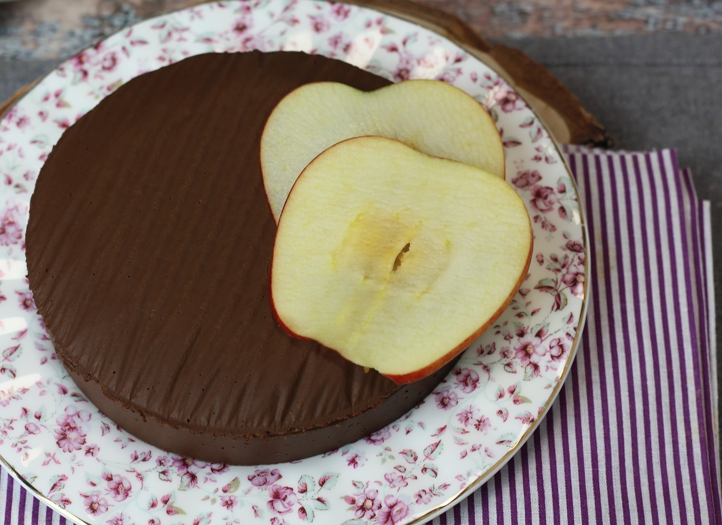 Easy 2-ingredient chocolate apple fudge recipe