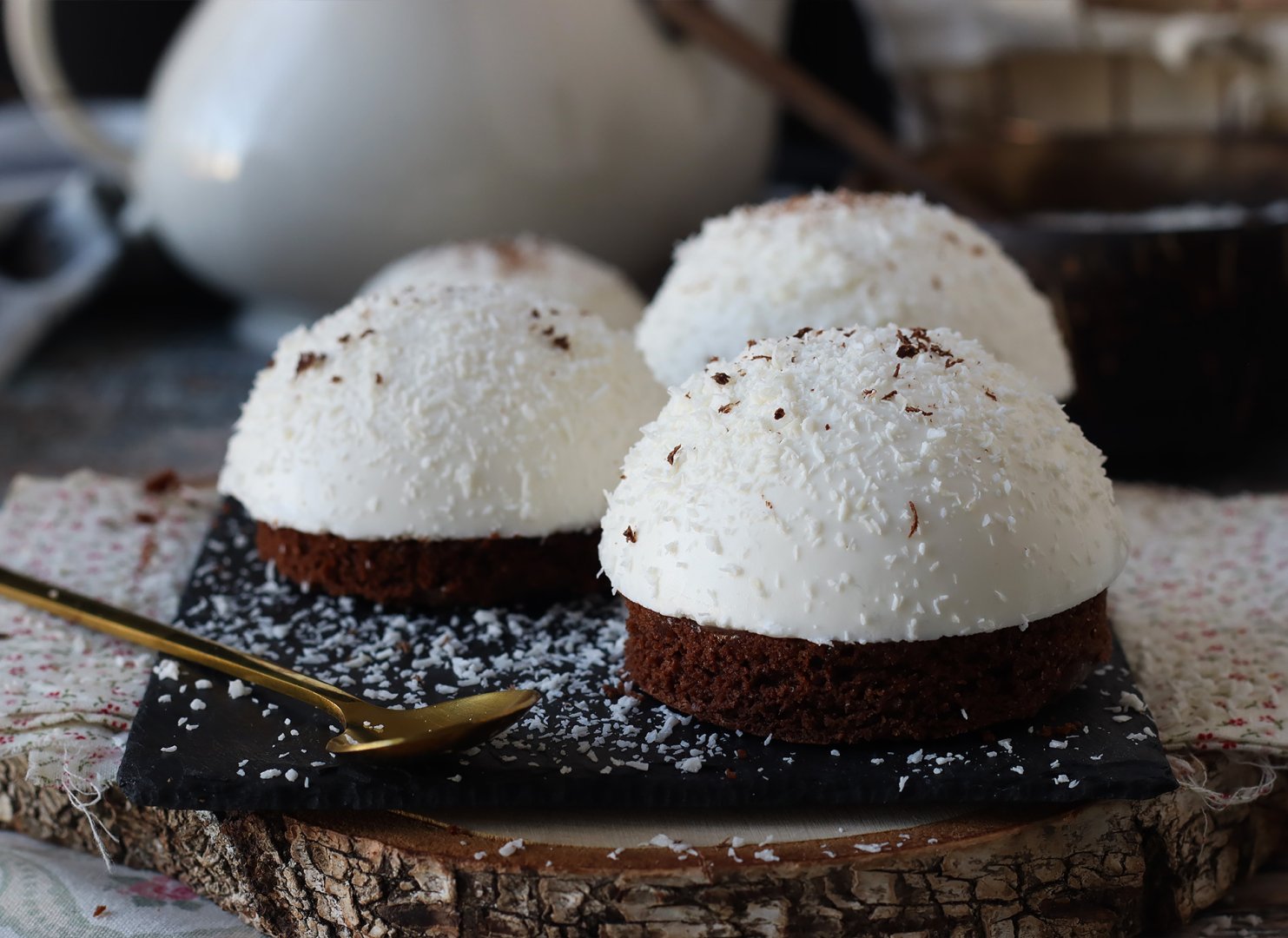 Chocolate and coconut dessert, melting and crunchy! - Recipe Petitchef