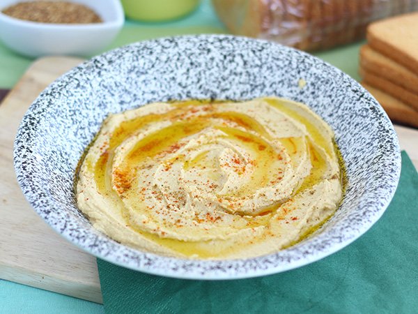 Creamy lebanese hummus recipe - video tutorial