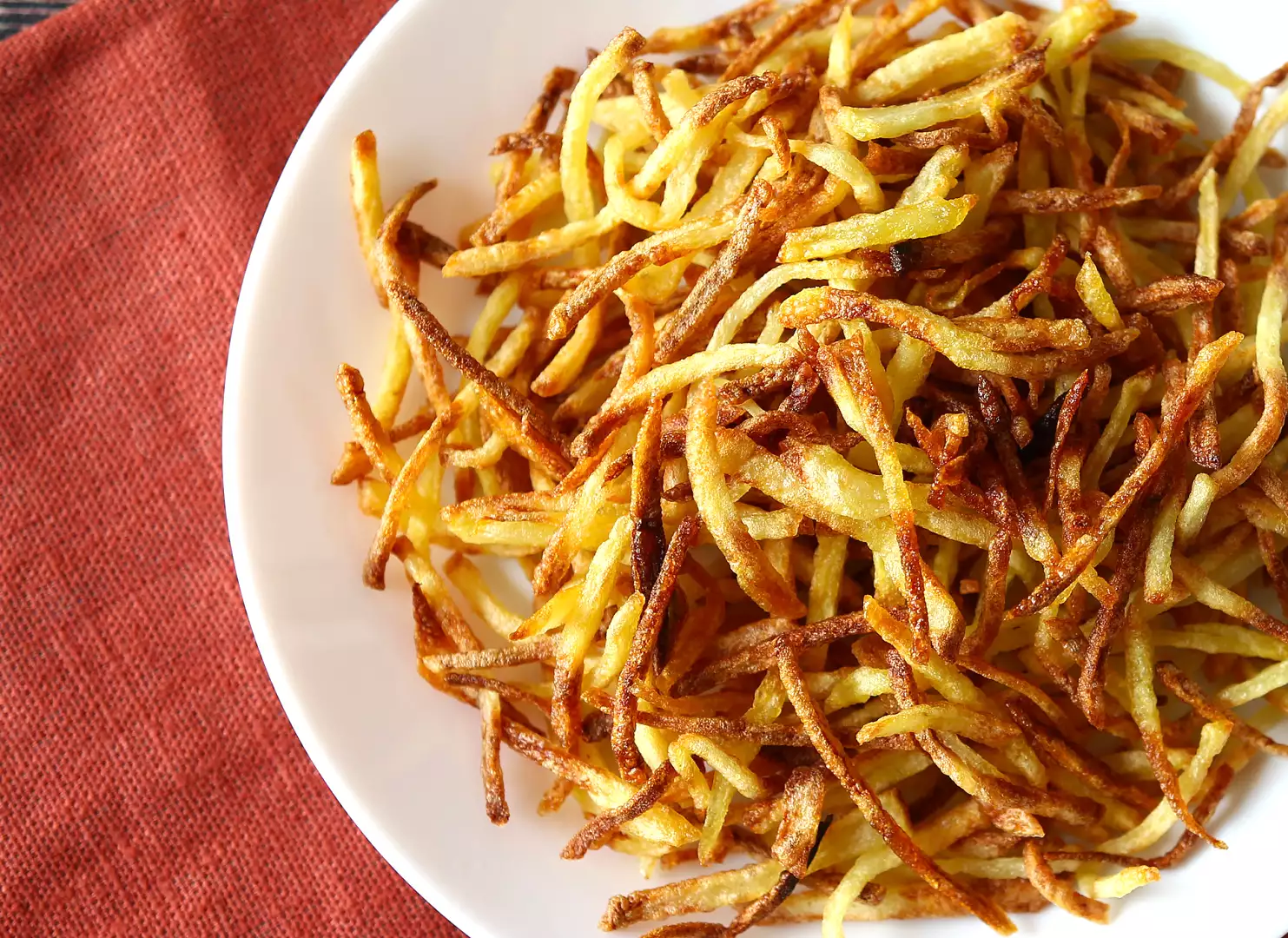 Crispy potato straws - pommes pailles, easy-to-make with the airfryer