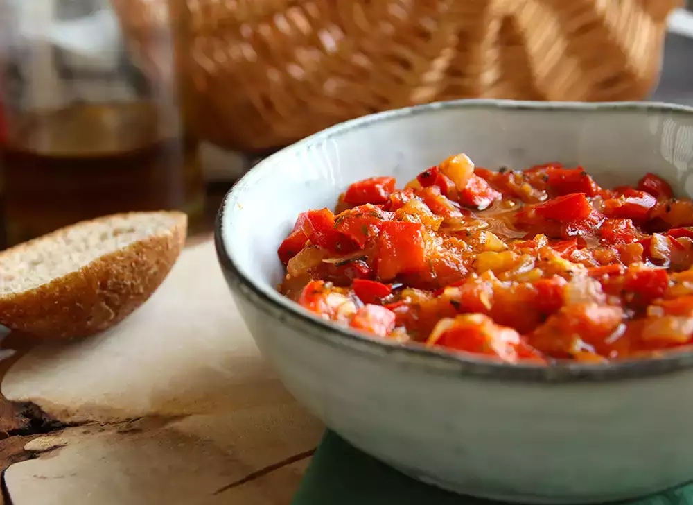 Tomato sauce recipe: use your overripe tomatoes