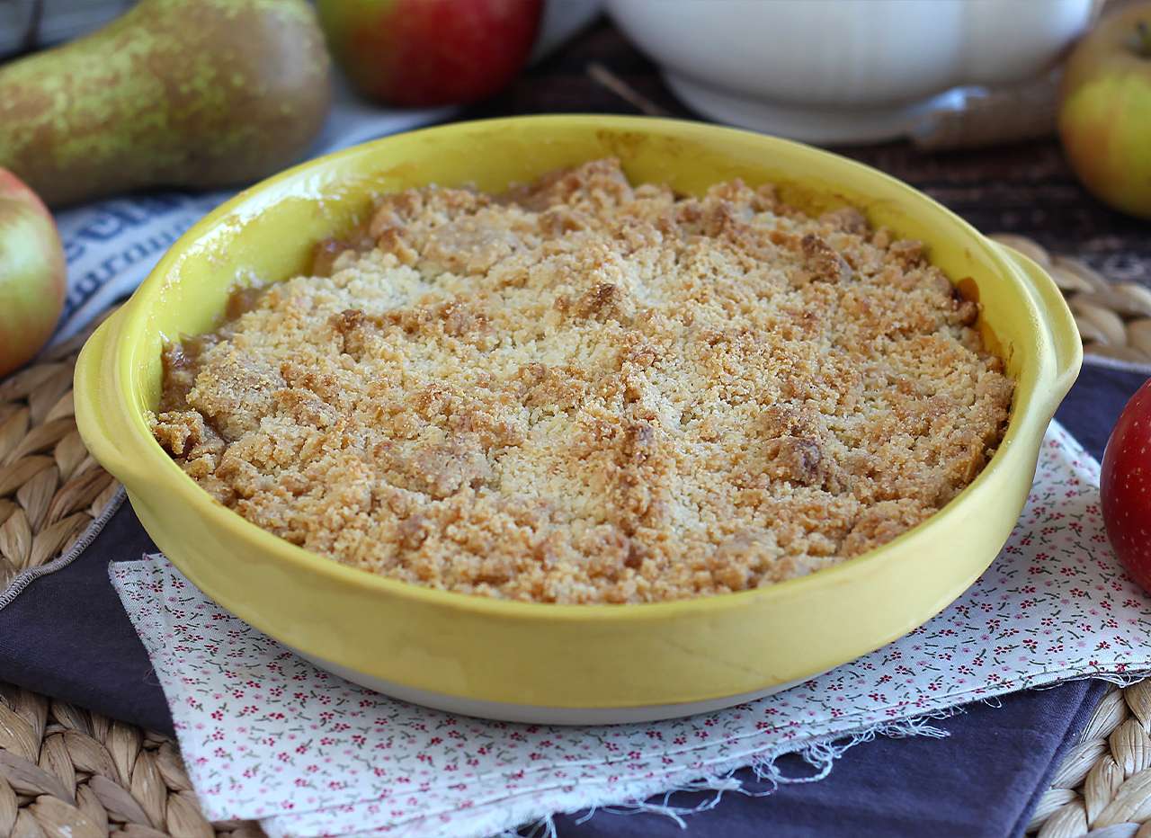 Crunchy apple pear crumble recipe