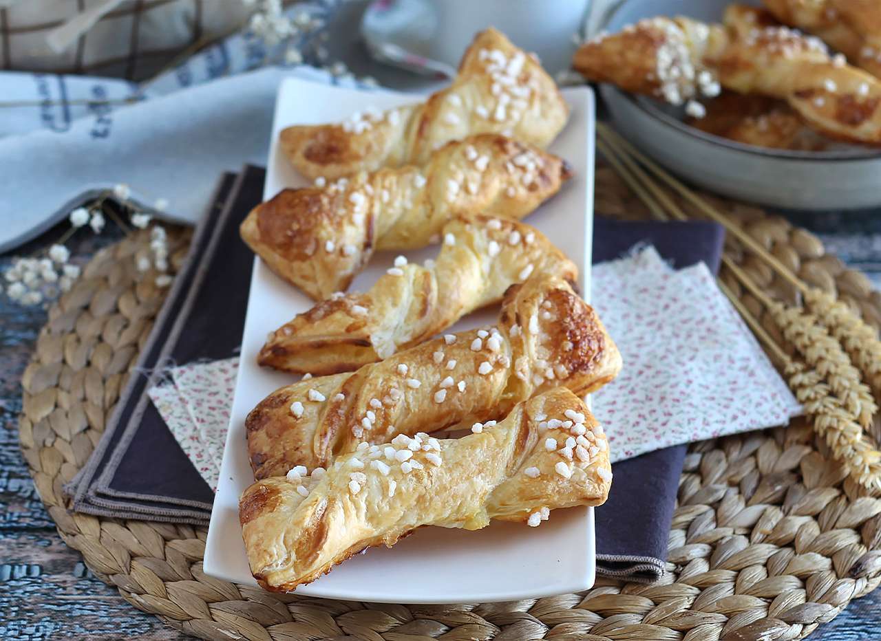 Flaky vanilla twists - Recipe Petitchef