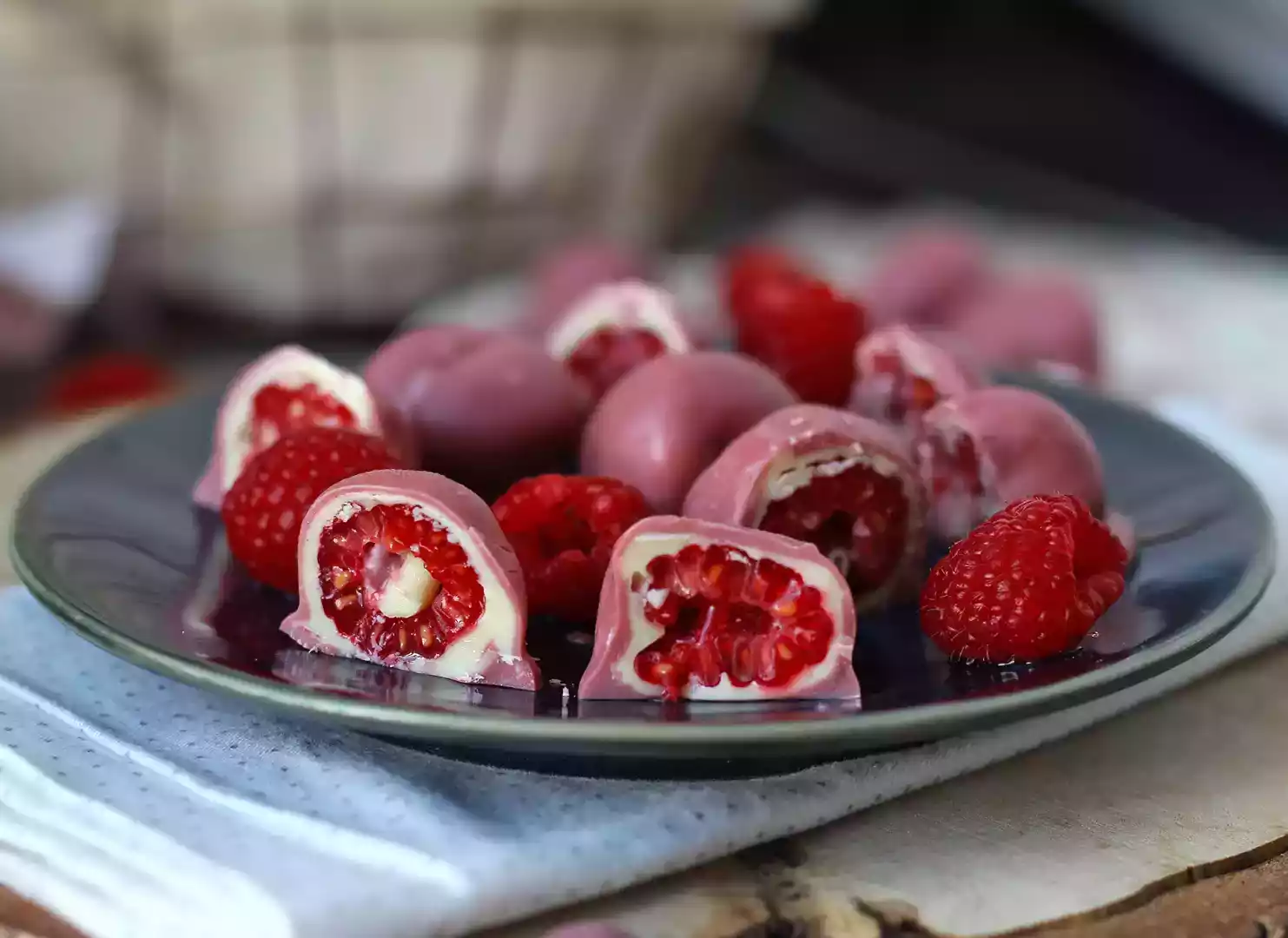 Franui-style raspberry and chocolate bites recipe