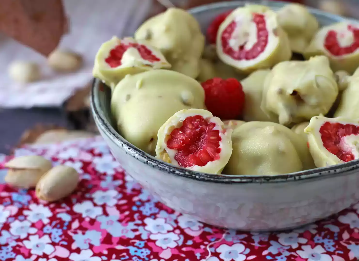 Franui recipe with pistachio & coated raspberries