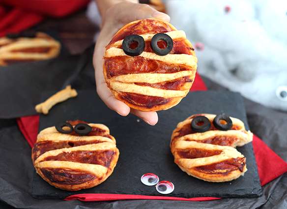 Halloween flaky mummies - Recipe Petitchef