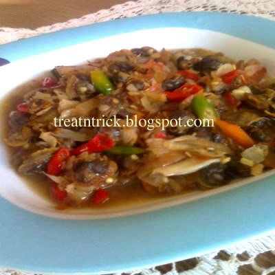 Kerang goreng cili / spicy fried cockles - Recipe Petitchef