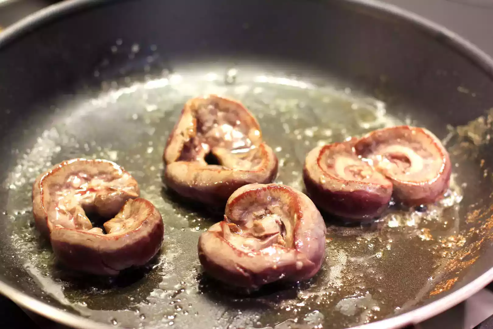 Lamb kidneys recipe in port wine sauce - easy and tasty