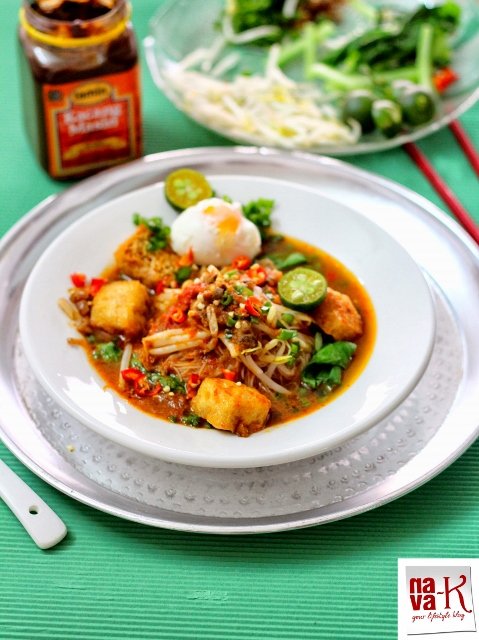 Vegetarian mee siam kuah recipe