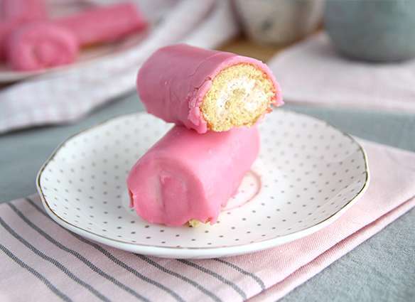 Mini strawberry rolls recipe, pink panthers