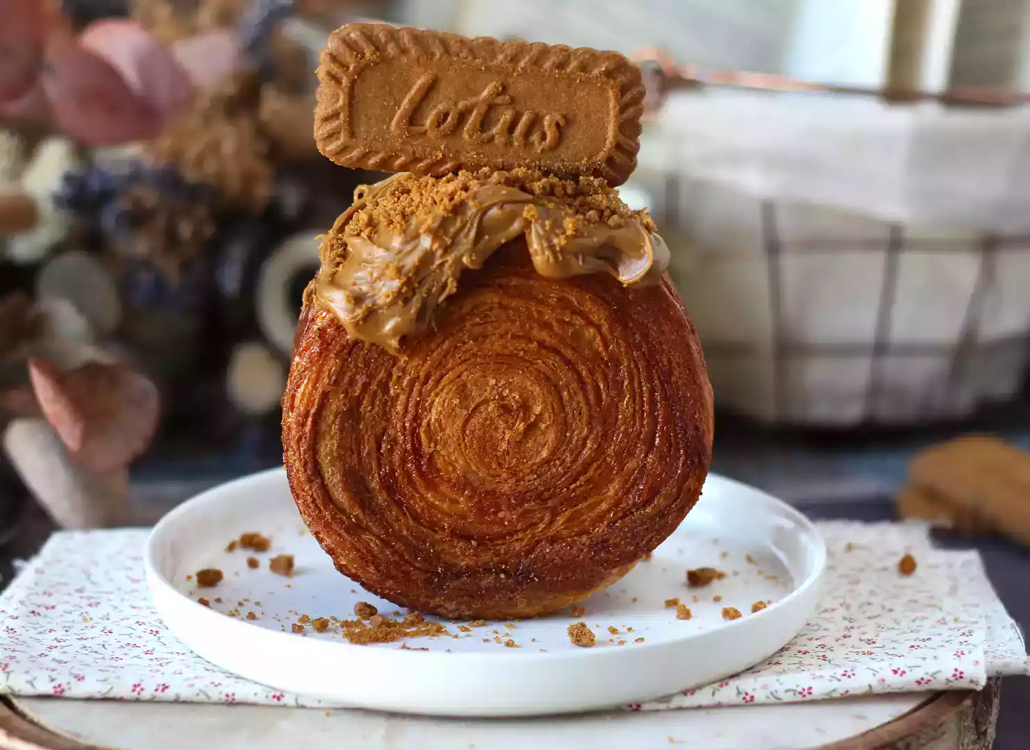 New york roll with biscoff: quick, economical recipe