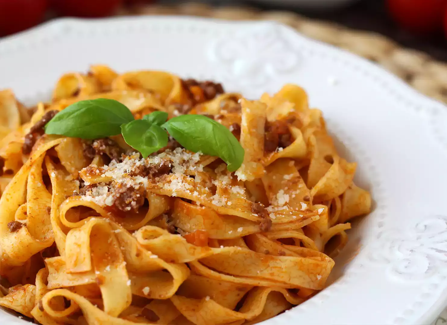 Pasta with bolognese sauce - tagliatelle al ragù alla bolognese