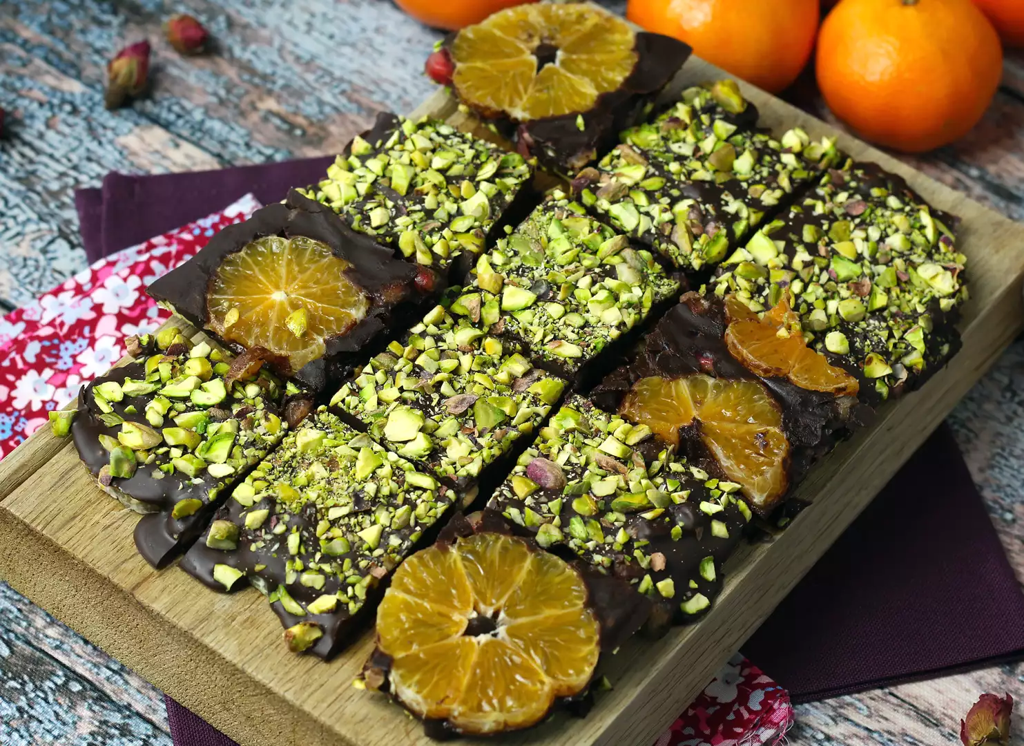 Pistachio and mandarin chocolate bar, the perfect sweetness for winter!