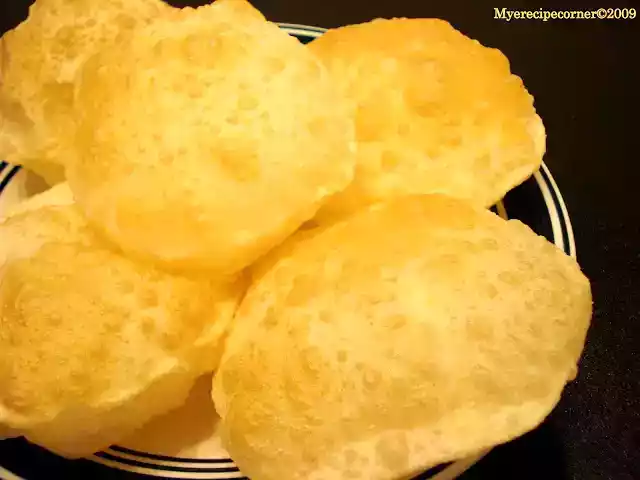 Puri recipe: puffy deep fried indian bread