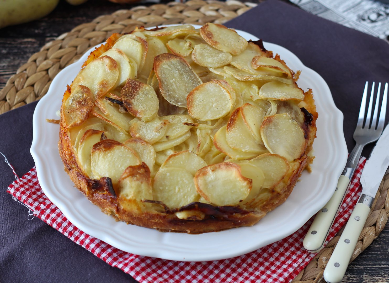 Potato cake with raclette cheese - recipe video