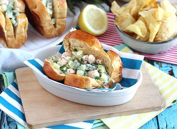 Prawn rolls - lobster roll with prawns - Recipe Petitchef