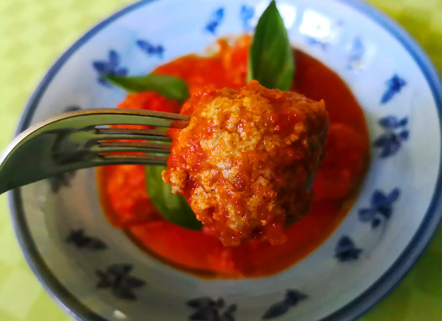 Recipe meatballs with sauce soft and tasty