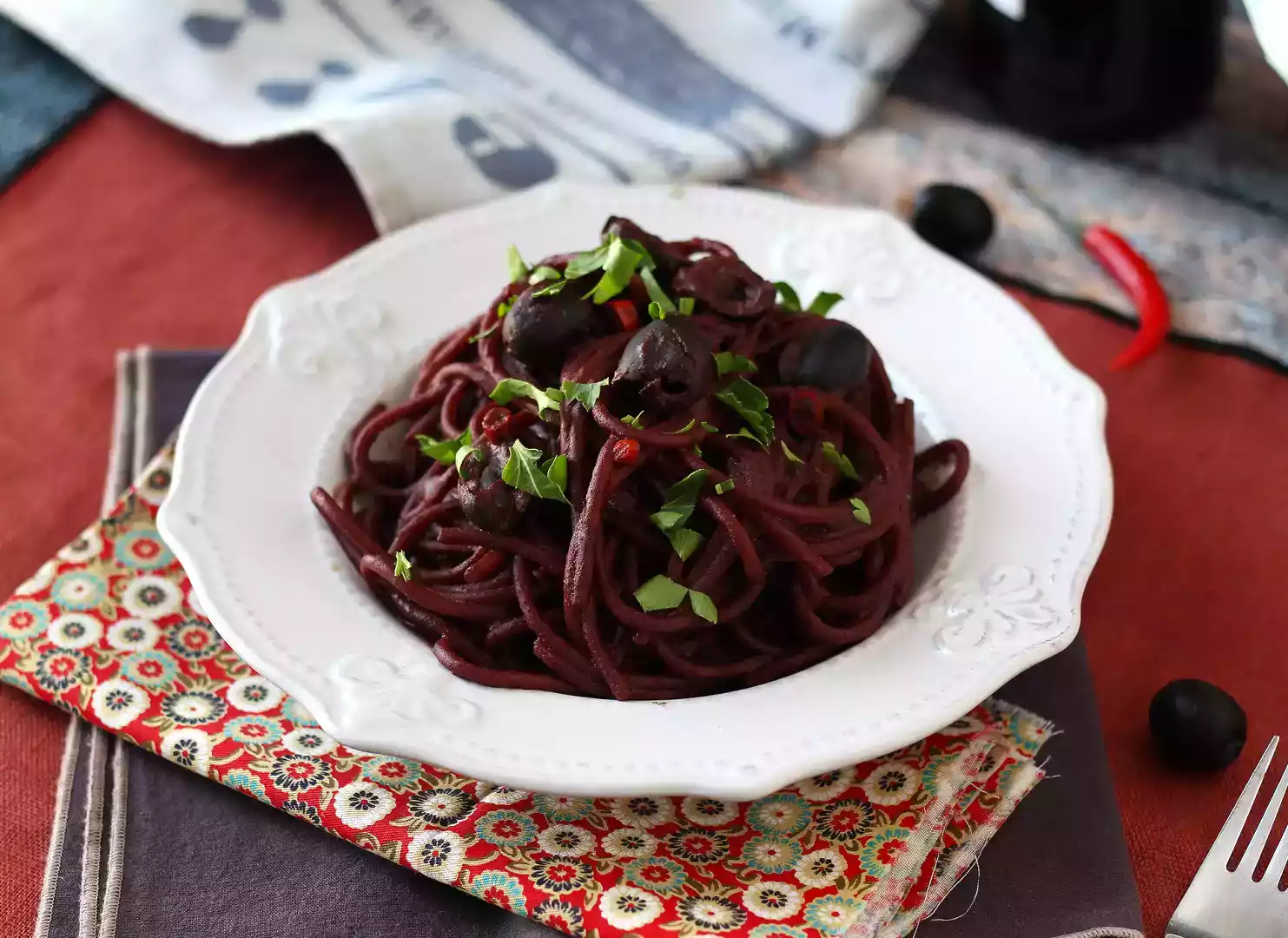 Red wine pasta recipe: a special dish for the table