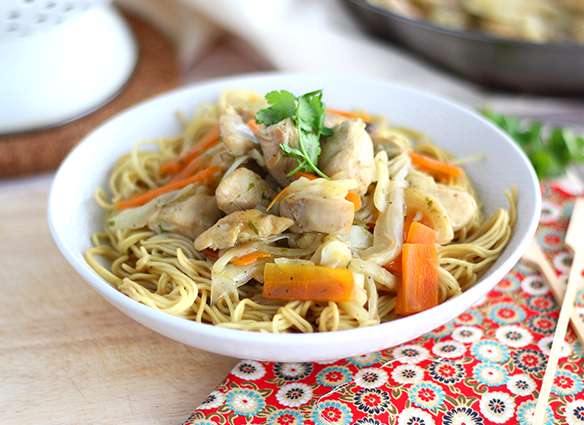 Stir fry with chicken and coriander, chao men - Recipe Petitchef