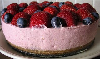 Strawberry yoghurt mousse cake - Recipe Petitchef