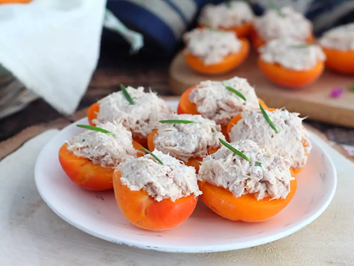 Stuffed apricots with tuna and rosemary recipe