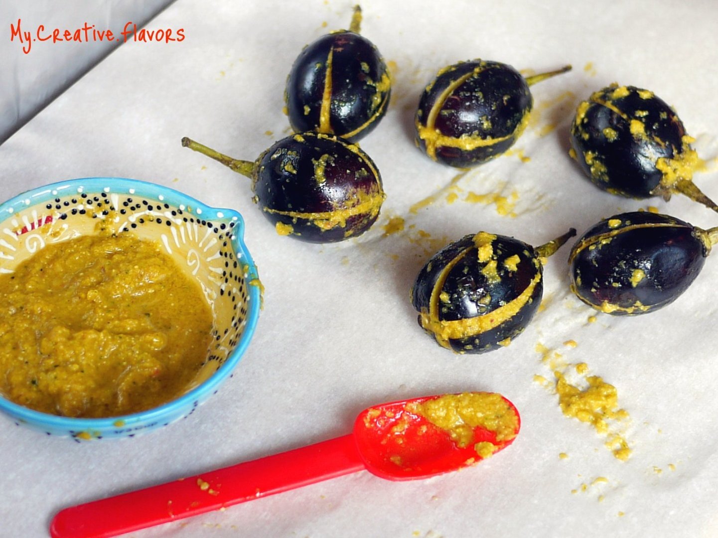 Stuffed baby egg plant curry or bharwaan baingan - Recipe Petitchef