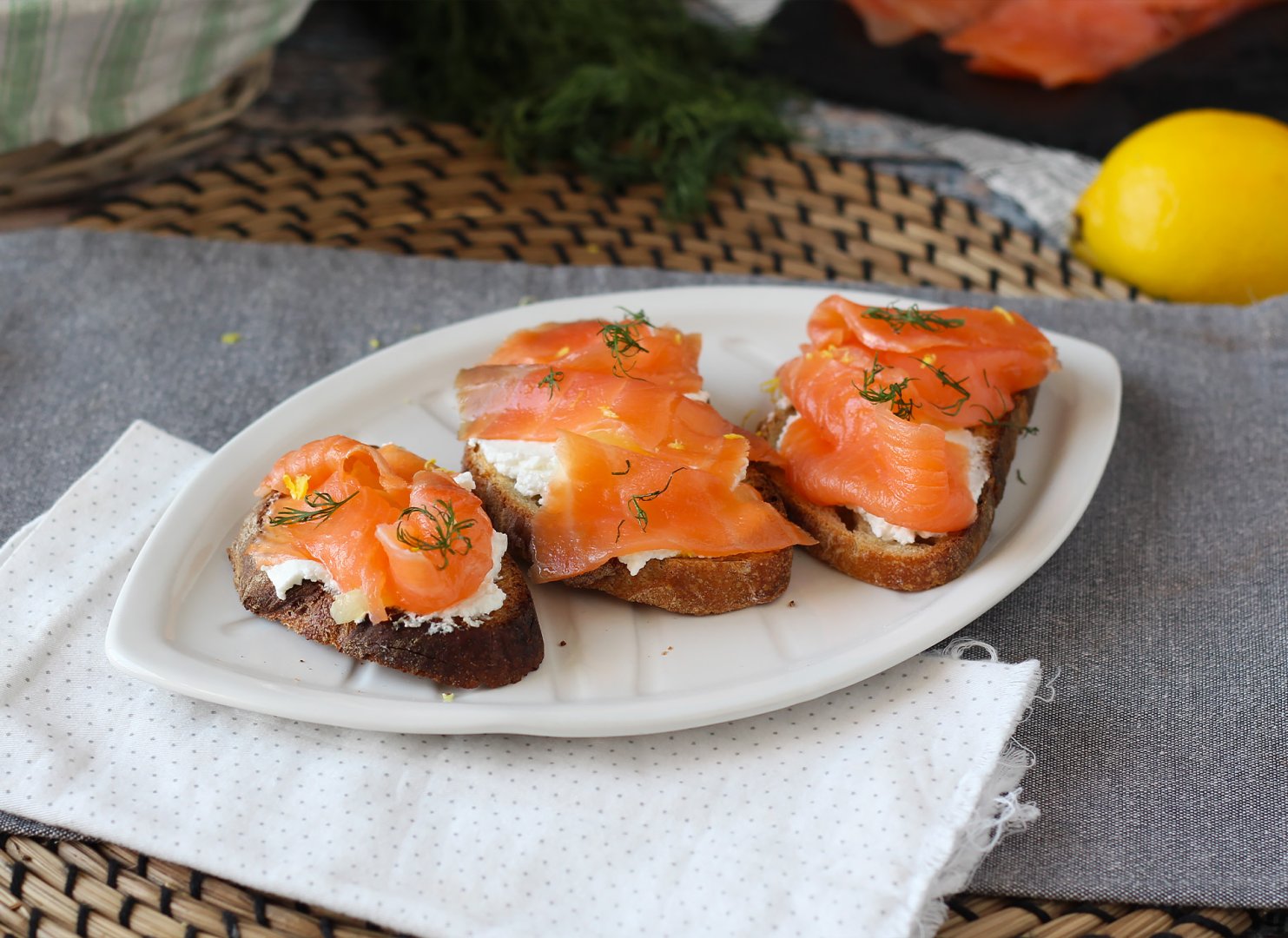 Smoked salmon and goat cheese toast recipe