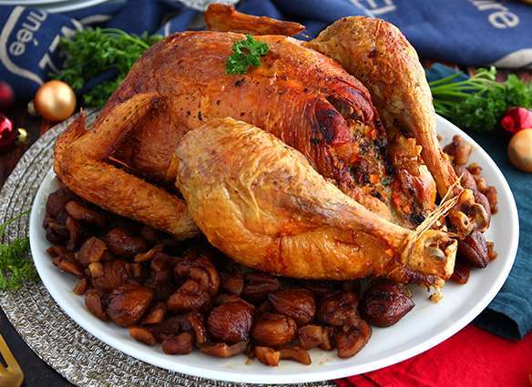 Roasted capon with chestnuts recipe