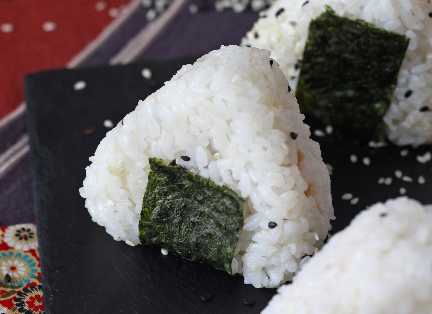 Tuna onigiri recipe: japanese triangular rice sandwich