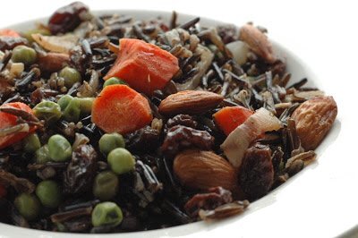 Wild rice recipe with almonds and raisins