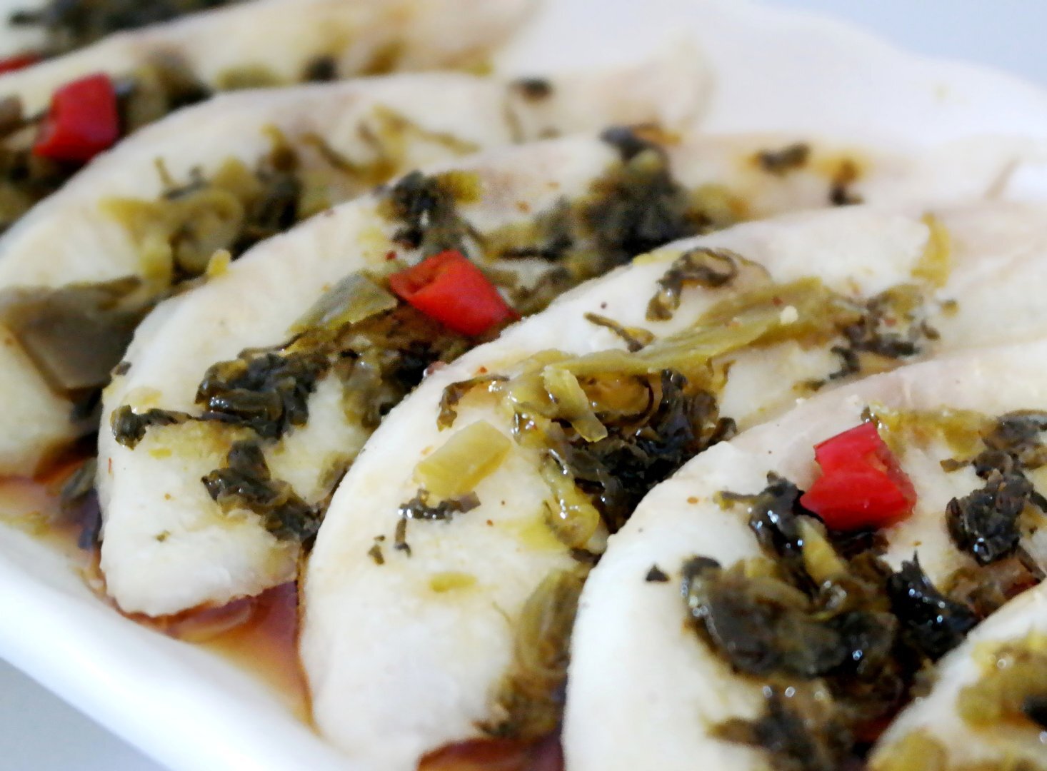 Yummy steamed toman fish fillet with japanese takana - Recipe Petitchef